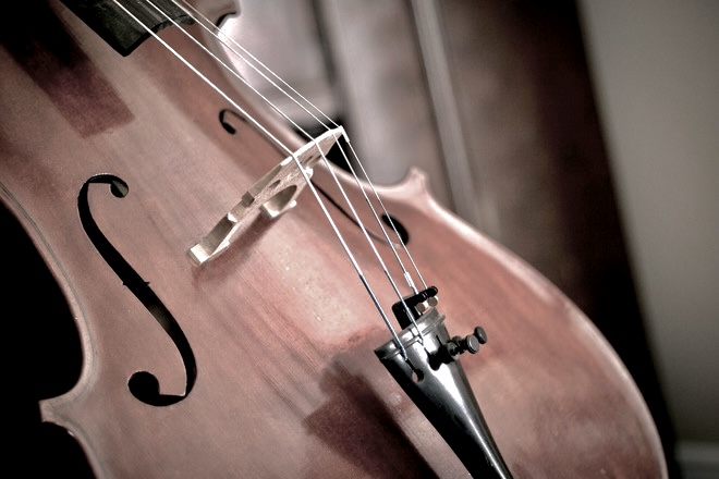 Music On The String In Cannes - Musica Ad Hominem